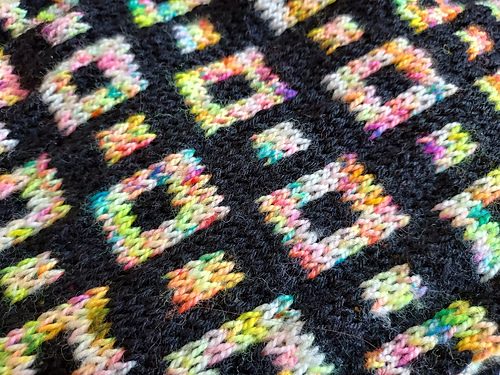 Ravelry: Hologram Cowl pattern by Amanda Newlin of Bean Blossom Fibers