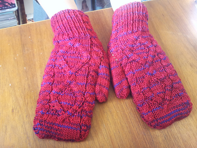 Ravelry: Window Mittens pattern by Alecia Ann