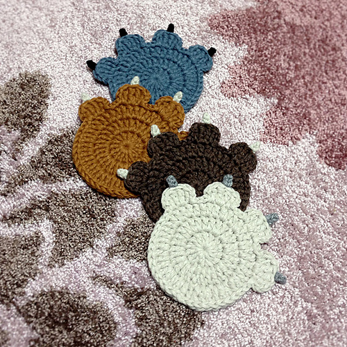 Ravelry: Paw! Coaster pattern by E.K. Kim