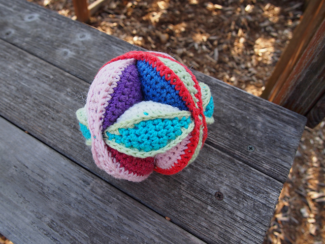 Ravelry: aletas' Amish Puzzle Ball Crochet Pattern