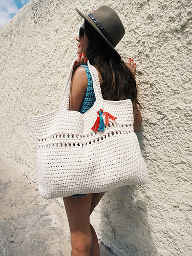Ravelry: Day Tripper Bag pattern by Alexandra Tavel