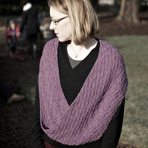 Ravelry: Basketweave Moebius Scarf pattern by Alexandra