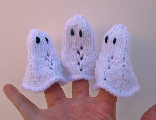 Ravelry: Little Ghosts pattern by Alexis Hamann-Nazaroff