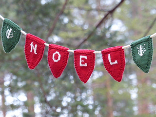 Ravelry: Christmas Medieval garland pattern by Elena Alexeeva
