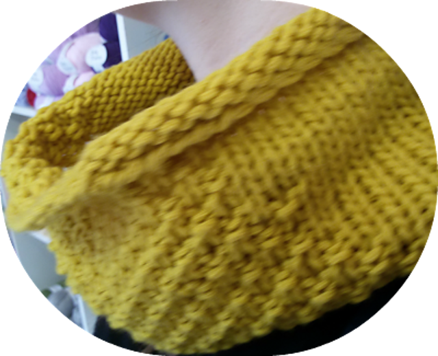 Ravelry: Collo Tris pattern by Alice Tesser