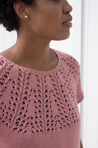 Ravelry: Riveria pattern by Alison Green