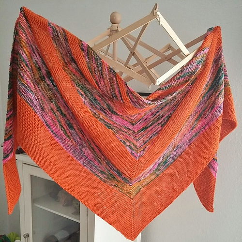 Ravelry: Vee Vee pattern by Mariana Martins