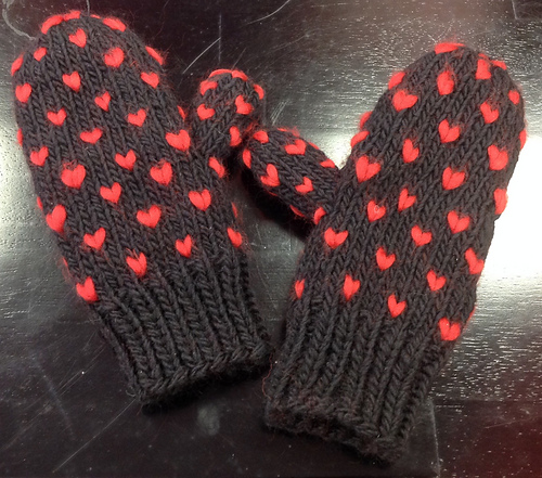 Ravelry: Bulky Thrummed Mittens pattern by Roxanne Yelle