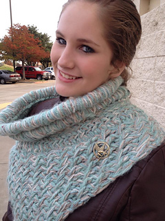 Ravelry: allisonintx's Archer's Cowl