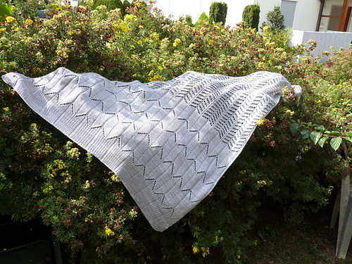 Ravelry: Morning Stillness pattern by Lisa Hannes