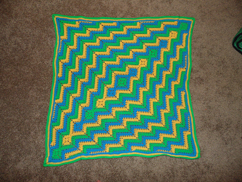 Ravelry: Square and Ripple Blanket pattern by Sara Palacios