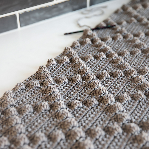Ravelry: The Rhombus Bobble Stitch Throw pattern by Leelee Knits