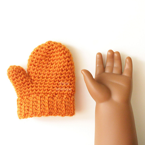 Ravelry: Mittens for 18 Inch Dolls pattern by Alyssa Holbrook