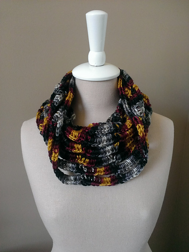 Ravelry: Rustic Ladder Cowl pattern by Aprile Mazey