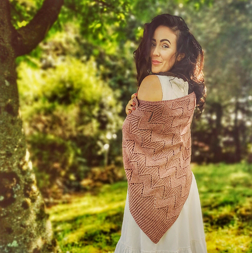 Ravelry: Chevbon pattern by Anne-Michelle Phelan