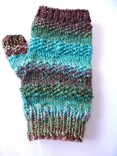 Ravelry: Lion and Lamb Mitts pattern by Amy Molnar