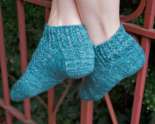 Ravelry: Hex Socks pattern by Andrea Rangel