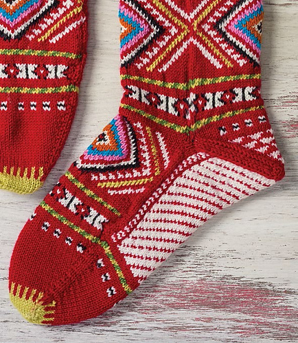 Ravelry: Red Diamond Socks pattern by Mimi Seyferth