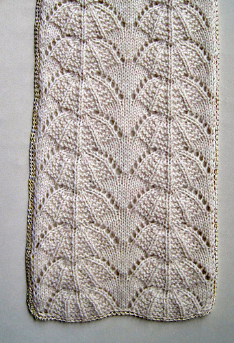 Ravelry: Kasa Scarf With Optional Beaded Edging pattern by Linda Lehman