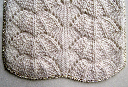 Ravelry: Kasa Scarf With Optional Beaded Edging pattern by Linda Lehman