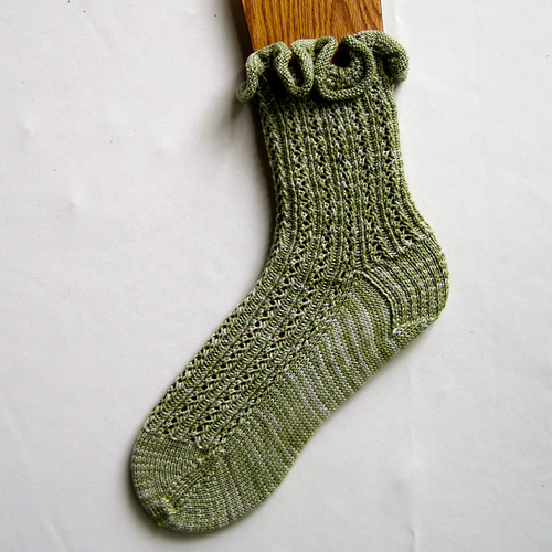 Ravelry: Lace Rib and Ruffled Sock pattern by Linda Lehman
