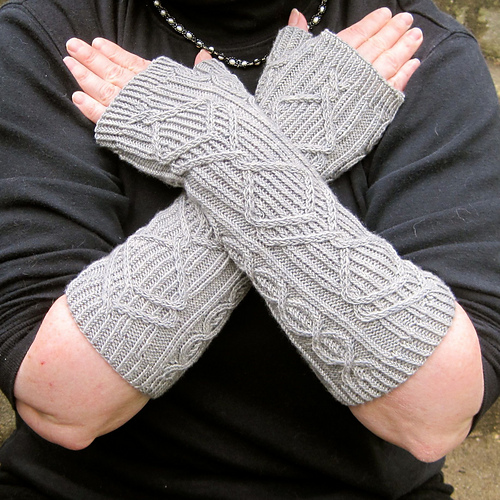 Ravelry: Tipperary Long Mitts pattern by Linda Lehman