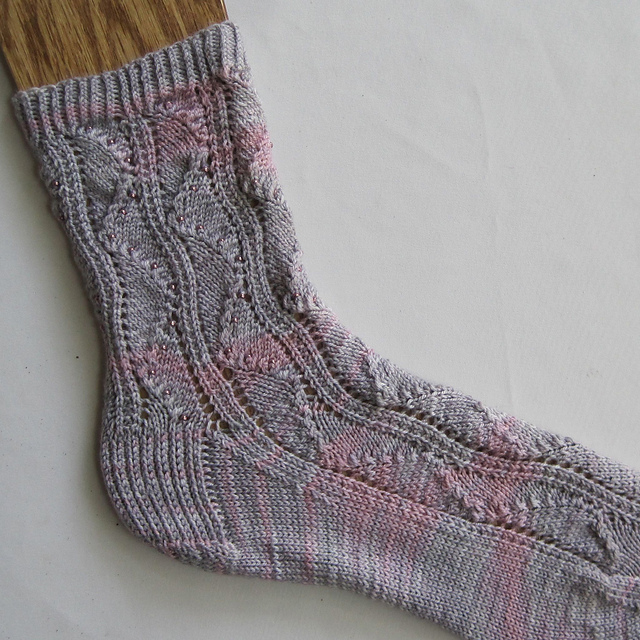 Ravelry: Tufts Beaded Socks pattern by Linda Lehman