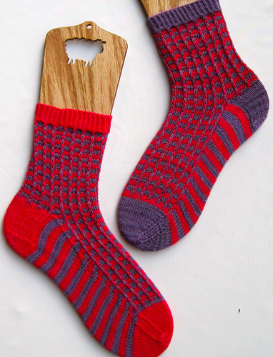 Ravelry: Two Color Mismatched Socks pattern by Linda Lehman
