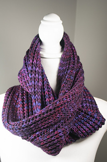 Ravelry: angelaknitsnow's Brioche Infinity Scarf