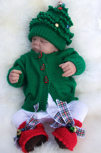 Ravelry: CHRISTMAS BABIES.. DELIGHTFUL OUTFITS IN 3 SIZES TO KNIT FOR ...