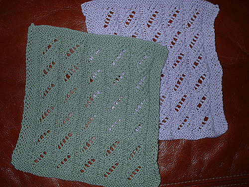 Ravelry: Lean to the Right Cloth pattern by NightlyKnitter