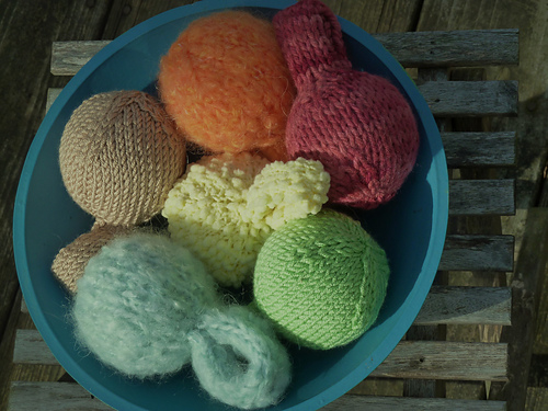 Ravelry: Cozied Up : Christmas Balls : pattern by Corrie Willard