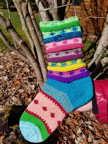 Ravelry: Rainbow Tip Toe Socks pattern by Anita Legaspi