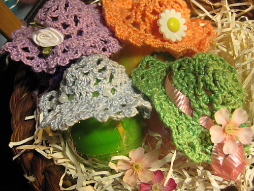 Ravelry: Mini Easter Bonnets pattern by Cynthia Luciene