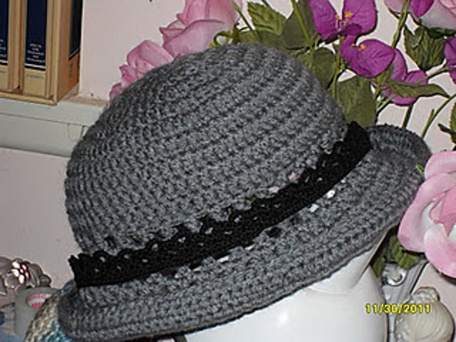 Ravelry: Easy Elegant Band for Hats pattern by Cynthia Luciene