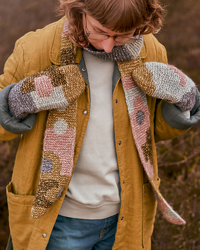 Ravelry: Floating On Water Scarf pattern by Anna Husemann