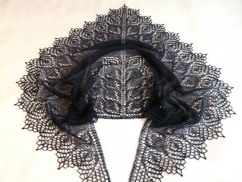 Ravelry: Princess Swan Shawl pattern by Yulia Zakhlebina