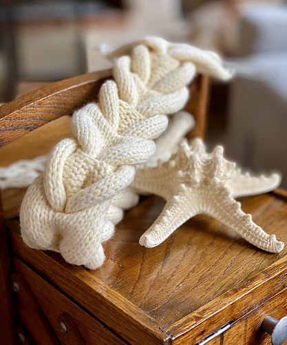 Ravelry: ENTWINE pattern by Olga Buraya-Kefelian