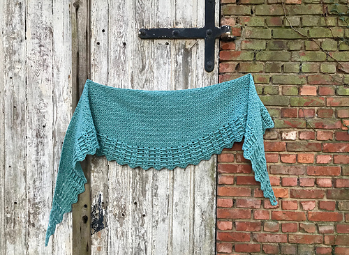 Ravelry: Airbender Shawl pattern by Annelies Baes