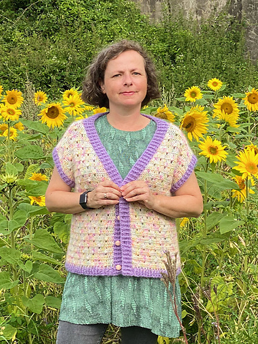 Ravelry: Chaotic Monday Cardigan pattern by Annelies Baes