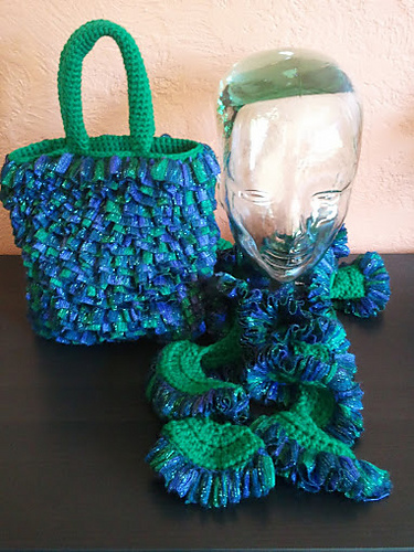 Ravelry: Ruffle Chips Scarf pattern by Red Heart Design Team