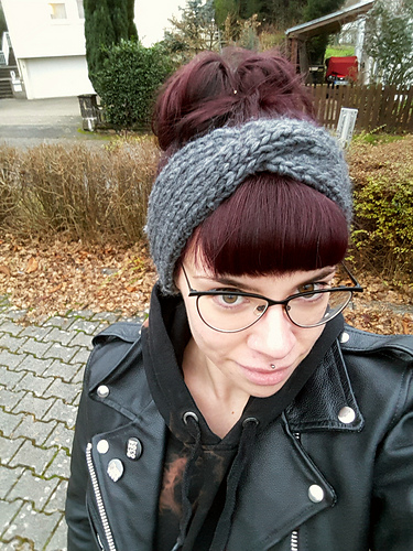 Ravelry: Hot Mess Headband pattern by Heather Walpole