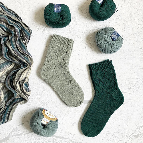 Ravelry: Origami Socks pattern by Anna Zhuravleva