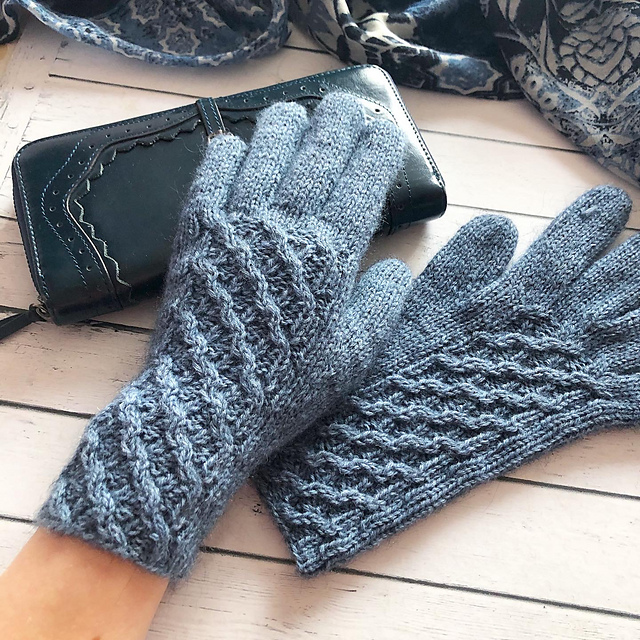Ravelry: Graphite gloves pattern by Anna Zhuravleva