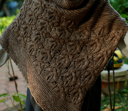 Ravelry: Snowy Evening Shawl pattern by Jaya