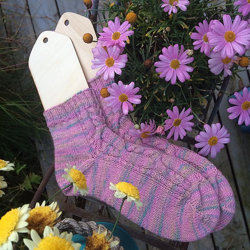 Ravelry: Evie pattern by Melinda Measor