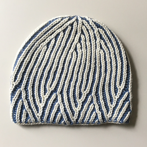 Ravelry: Triangles Brioche Hat pattern by Ariana Fiora