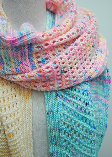 Ravelry: Moon cloud shawl pattern by Artemis Yarns