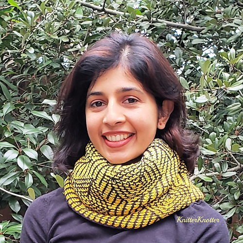 Ravelry: Vajra infinity scarf pattern by Arunima Goel
