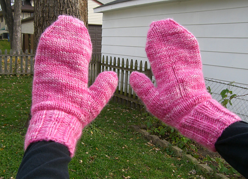 Ravelry: NL13 Fittin’ Mittens: Mitts that Fit pattern by Nancy Lindberg
